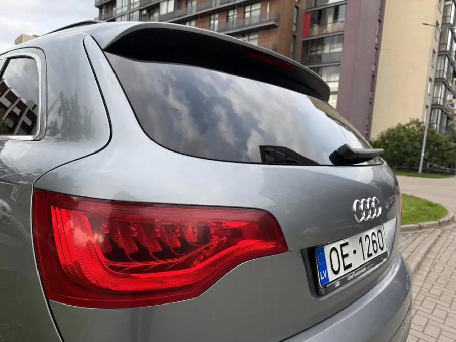Grey Audi Q7 2007 in Riga, with an engine capacity of 3.00 L and mileage of 374 thousand km for 7990 €, photo 7 on AUTOMOTO.COM.LV