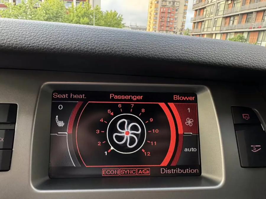 Grey Audi Q7 2007 in Riga, with an engine capacity of 3.00 L and mileage of 374 thousand km for 7990 €, photo 24 on AUTOMOTO.COM.LV