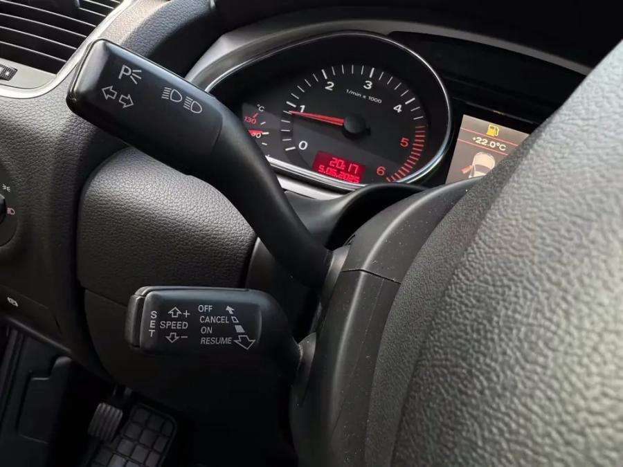 Grey Audi Q7 2007 in Riga, with an engine capacity of 3.00 L and mileage of 374 thousand km for 7990 €, photo 35 on AUTOMOTO.COM.LV