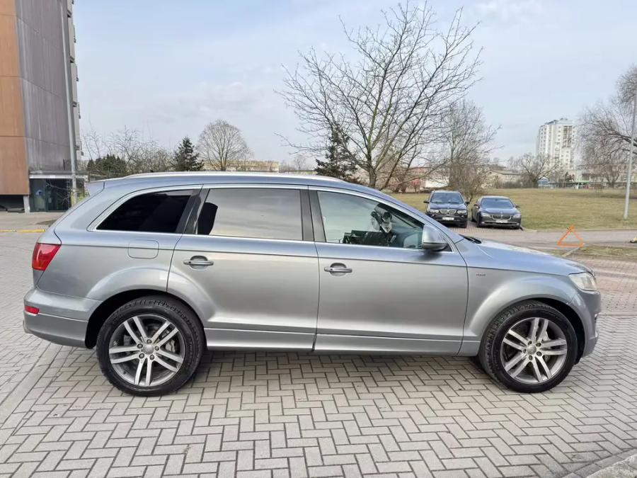 Pelēks Audi Q7 2007 Rīga, ar dzinēja tilpumu 3.00 L un nobraukumu 337 tūkst. km par 6290 €, foto 6 vietnē AUTOMOTO.COM.LV