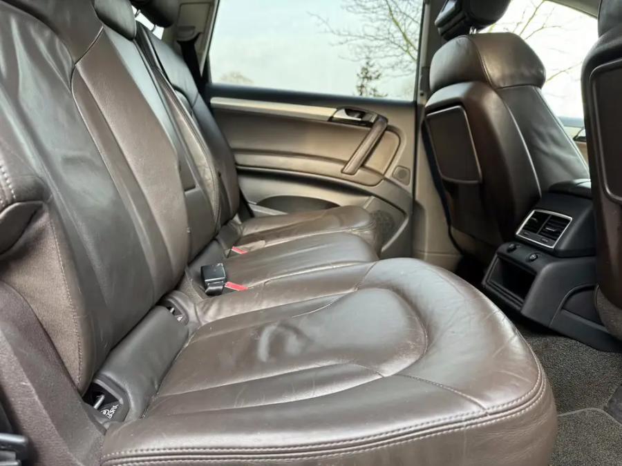 Pelēks Audi Q7 2007 Rīga, ar dzinēja tilpumu 3.00 L un nobraukumu 337 tūkst. km par 6290 €, foto 15 vietnē AUTOMOTO.COM.LV