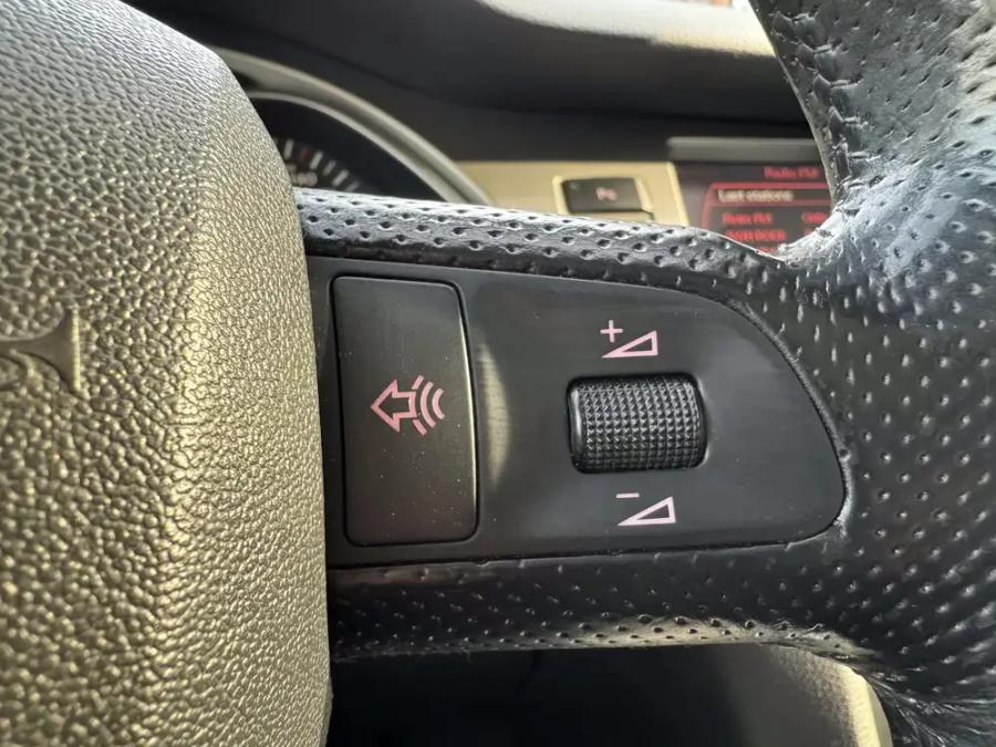 Pelēks Audi Q7 2007 Rīga, ar dzinēja tilpumu 3.00 L un nobraukumu 337 tūkst. km par 6290 €, foto 31 vietnē AUTOMOTO.COM.LV