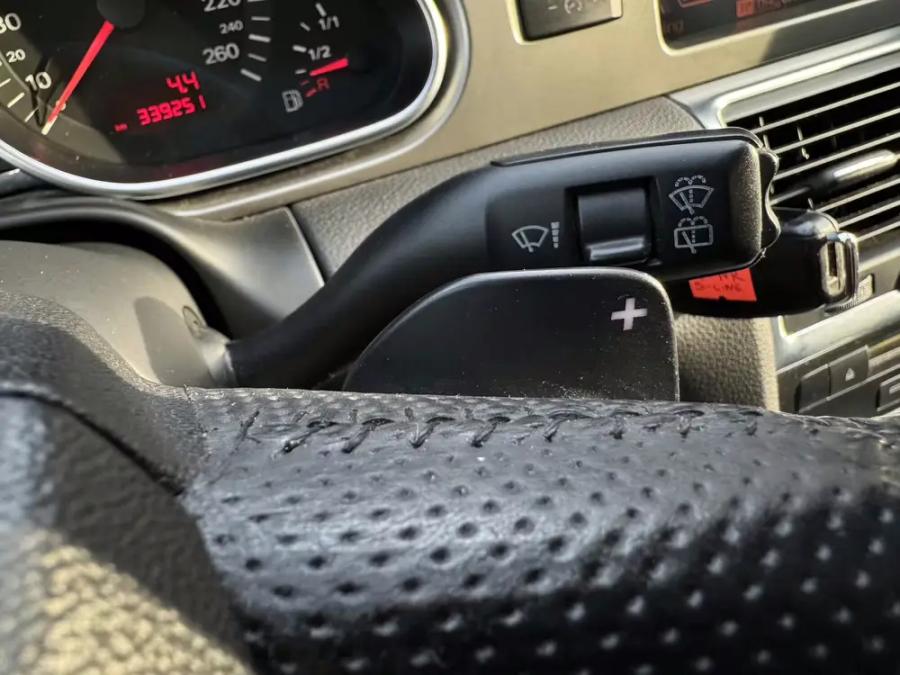 Pelēks Audi Q7 2007 Rīga, ar dzinēja tilpumu 3.00 L un nobraukumu 337 tūkst. km par 6290 €, foto 33 vietnē AUTOMOTO.COM.LV