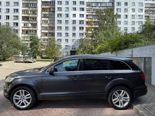 Grey Audi Q7 2007 in Riga, with an engine capacity of 3.00 L and mileage of 380 thousand km for 4990 €, photo 4 on AUTOMOTO.COM.LV