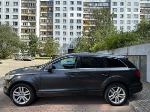Grey Audi Q7 2007 in Riga, with an engine capacity of 3.00 L and mileage of 380 thousand km for 4990 €, photo 5 on AUTOMOTO.COM.LV