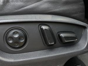 Grey Audi Q7 2007 in Riga, with an engine capacity of 3.00 L and mileage of 380 thousand km for 4990 €, photo 12 on AUTOMOTO.COM.LV