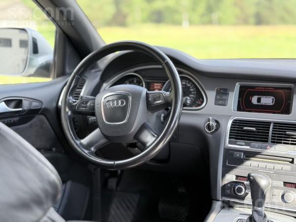 Grey Audi Q7 2007 in Valmiera, with an engine capacity of 3.00 L and mileage of 313 thousand km for 5895 €, photo 5 on AUTOMOTO.COM.LV