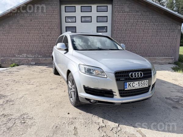 Grey Audi Q7 2007 in Valmiera, with an engine capacity of 3.00 L and mileage of 313 thousand km for 5895 €, photo 7 on AUTOMOTO.COM.LV