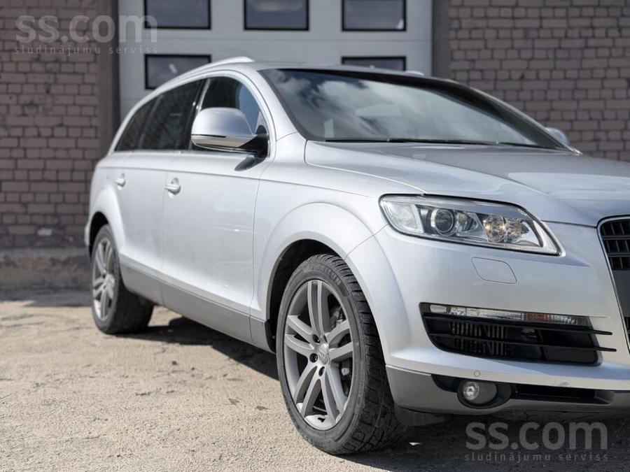 Grey Audi Q7 2007 in Valmiera, with an engine capacity of 3.00 L and mileage of 313 thousand km for 5895 €, photo 9 on AUTOMOTO.COM.LV
