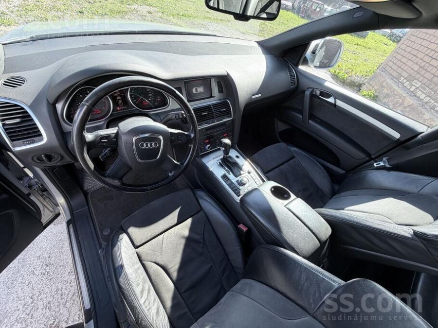Grey Audi Q7 2007 in Valmiera, with an engine capacity of 3.00 L and mileage of 313 thousand km for 5895 €, photo 12 on AUTOMOTO.COM.LV