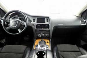 Pelēks Audi Q7 2007 Tallina, ar dzinēja tilpumu 3.00 L un nobraukumu 419 tūkst. km par 3299 €, foto 13 vietnē AUTOMOTO.COM.LV