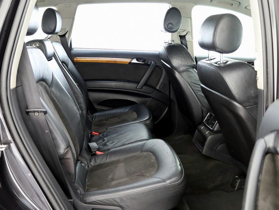 Pelēks Audi Q7 2007 Tallina, ar dzinēja tilpumu 3.00 L un nobraukumu 419 tūkst. km par 3299 €, foto 15 vietnē AUTOMOTO.COM.LV
