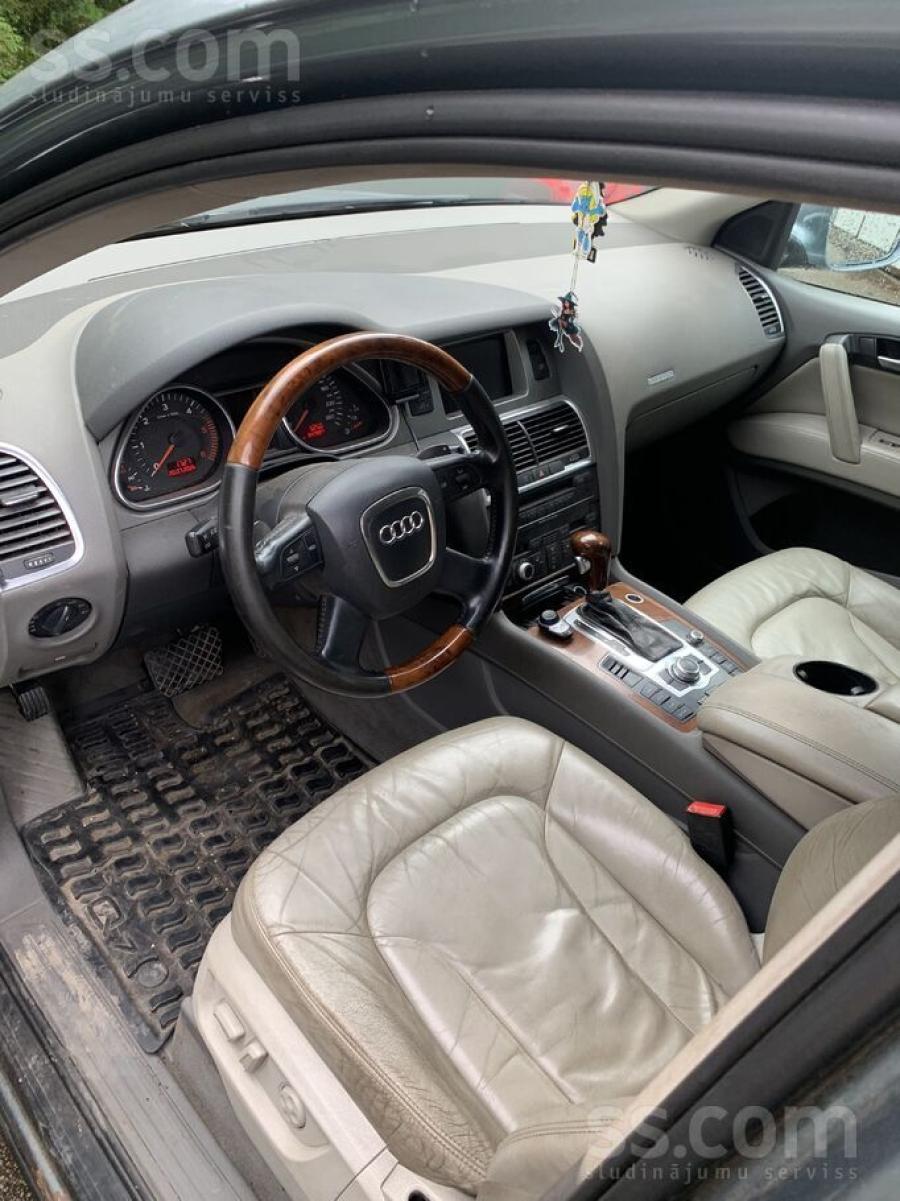 Pelēks Audi Q7 2007 Bauska, ar dzinēja tilpumu 3.00 L un nobraukumu 650 tūkst. km par 2995 €, foto 7 vietnē AUTOMOTO.COM.LV