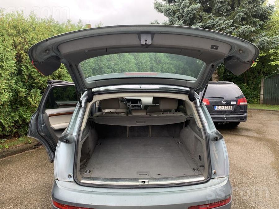 Pelēks Audi Q7 2007 Bauska, ar dzinēja tilpumu 3.00 L un nobraukumu 650 tūkst. km par 2995 €, foto 9 vietnē AUTOMOTO.COM.LV