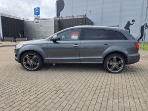 Pelēks Audi Q7 2007 Rīga, ar dzinēja tilpumu 3.00 L un nobraukumu 309 tūkst. km par 5190 €, foto 4 vietnē AUTOMOTO.COM.LV