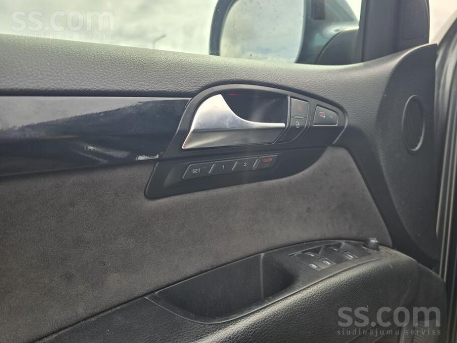 Pelēks Audi Q7 2007 Rīga, ar dzinēja tilpumu 3.00 L un nobraukumu 309 tūkst. km par 5190 €, foto 20 vietnē AUTOMOTO.COM.LV