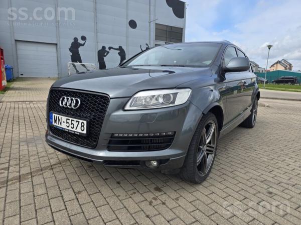 Grey Audi Q7 2007 in Riga, with an engine capacity of 3.00 L and mileage of 309 thousand km for 5190 €, photo 1 on AUTOMOTO.COM.LV