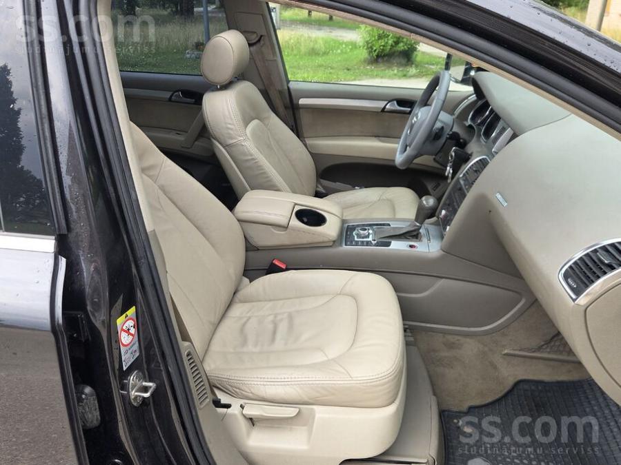 Grey Audi Q7 2007 in Rezekne, with an engine capacity of 3.00 L and mileage of 263 thousand km for 4700 €, photo 11 on AUTOMOTO.COM.LV