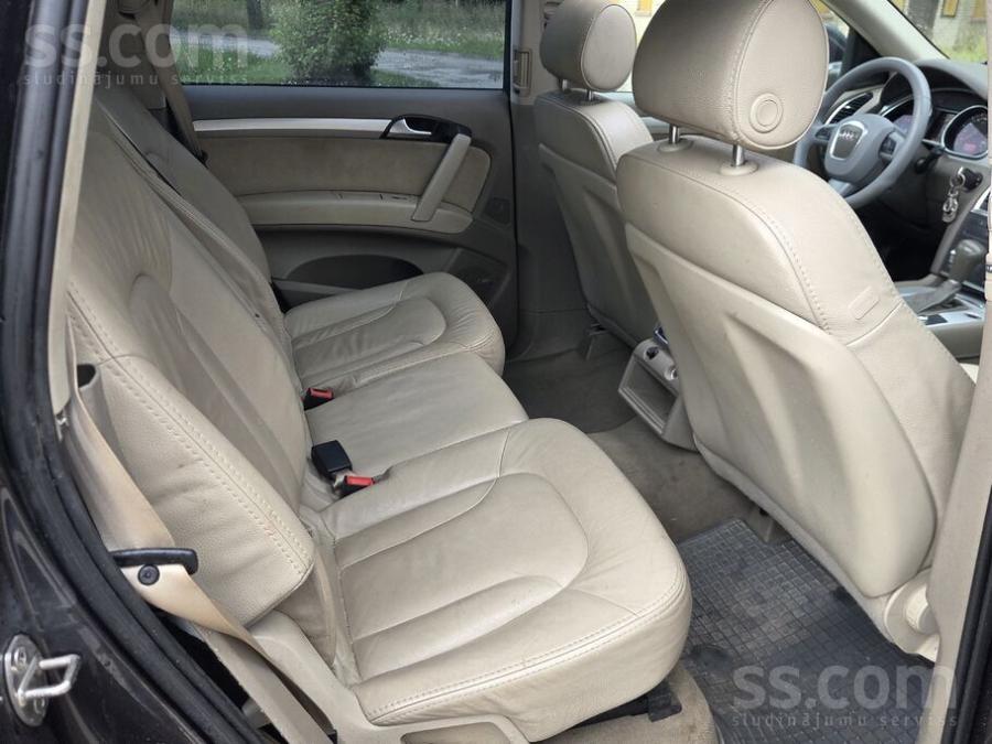 Grey Audi Q7 2007 in Rezekne, with an engine capacity of 3.00 L and mileage of 263 thousand km for 4700 €, photo 12 on AUTOMOTO.COM.LV