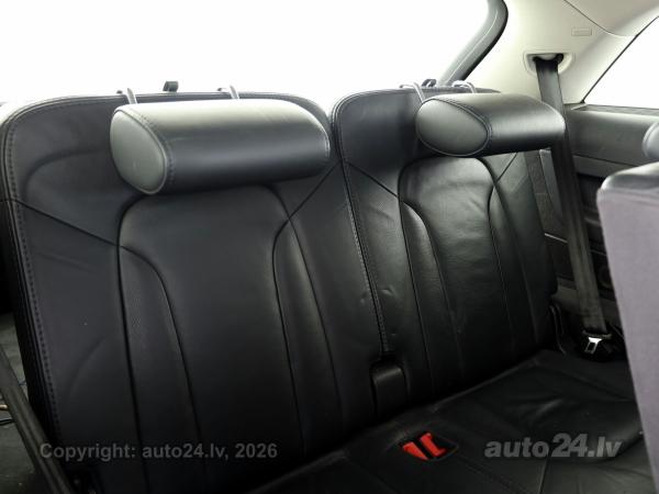 Grey Audi Q7 2007 in Tallinn, with an engine capacity of 3.00 L and mileage of 294 thousand km for 2699 €, photo 8 on AUTOMOTO.COM.LV