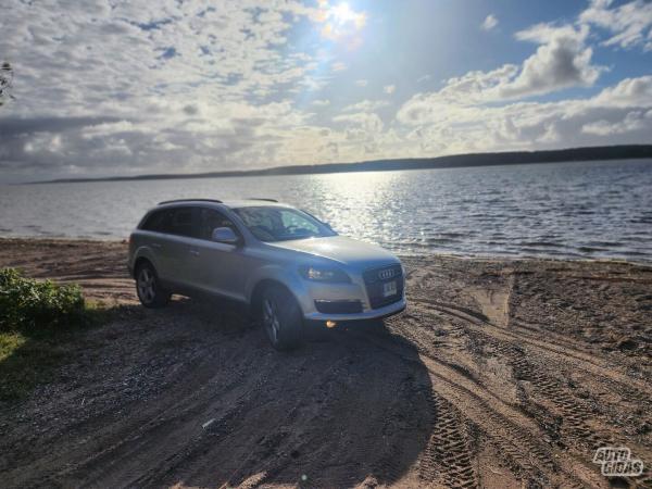Audi Q7 2007 in Klaipeda on AUTOMOTO.COM.LV Grey Audi Q7 2007 in Klaipeda, with an engine capacity of 3.60 L and mileage of 277 thousand km for 4000 €, photo 3 on AUTOMOTO.COM.LV
