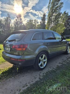 Pelēks Audi Q7 2007 Krāslava, ar dzinēja tilpumu 3.00 L un nobraukumu 258 tūkst. km par 5500 €, foto 5 vietnē AUTOMOTO.COM.LV