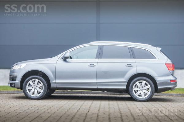 Pelēks Audi Q7 2008 Rīga, ar dzinēja tilpumu 4.20 L un nobraukumu 252 tūkst. km par 7990 €, foto 5 vietnē AUTOMOTO.COM.LV