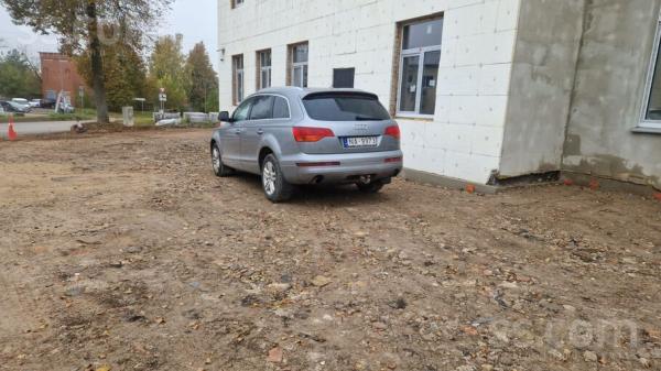 Pelēks Audi Q7 2008 Rēzekne, ar dzinēja tilpumu 3.00 L un nobraukumu 302 tūkst. km par 6400 €, foto 4 vietnē AUTOMOTO.COM.LV