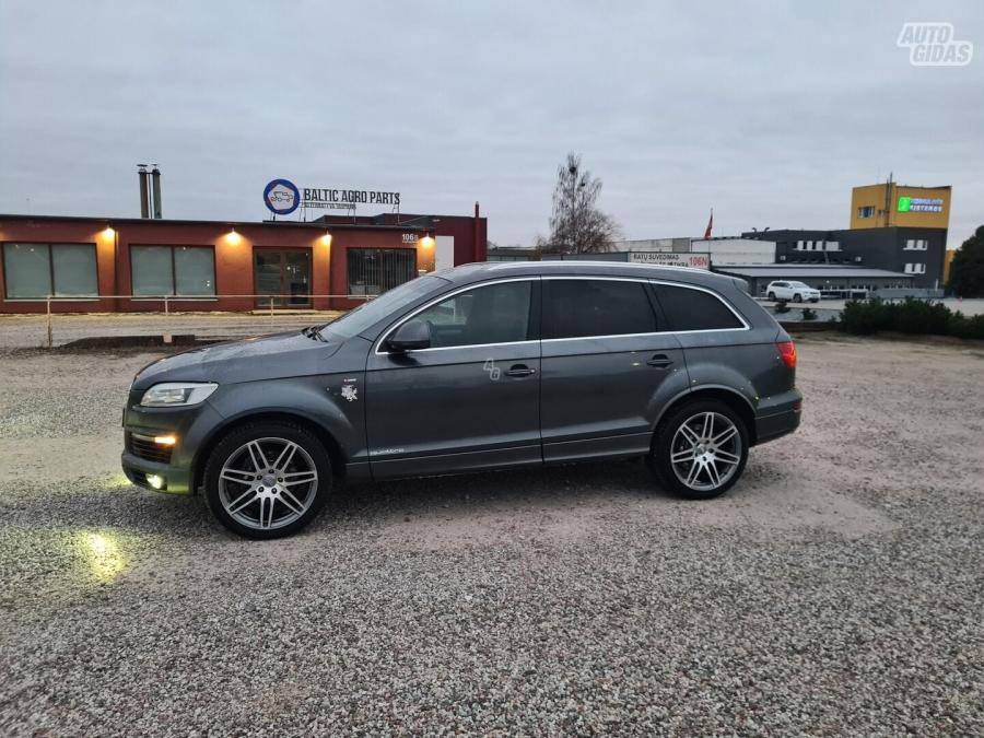 Grey Audi Q7 2008 in Kaunas, with an engine capacity of 4.10 L and mileage of 500 thousand km for 4450 €, photo 1 on AUTOMOTO.COM.LV