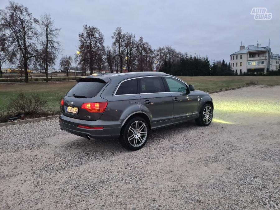Grey Audi Q7 2008 in Kaunas, with an engine capacity of 4.10 L and mileage of 500 thousand km for 4450 €, photo 13 on AUTOMOTO.COM.LV