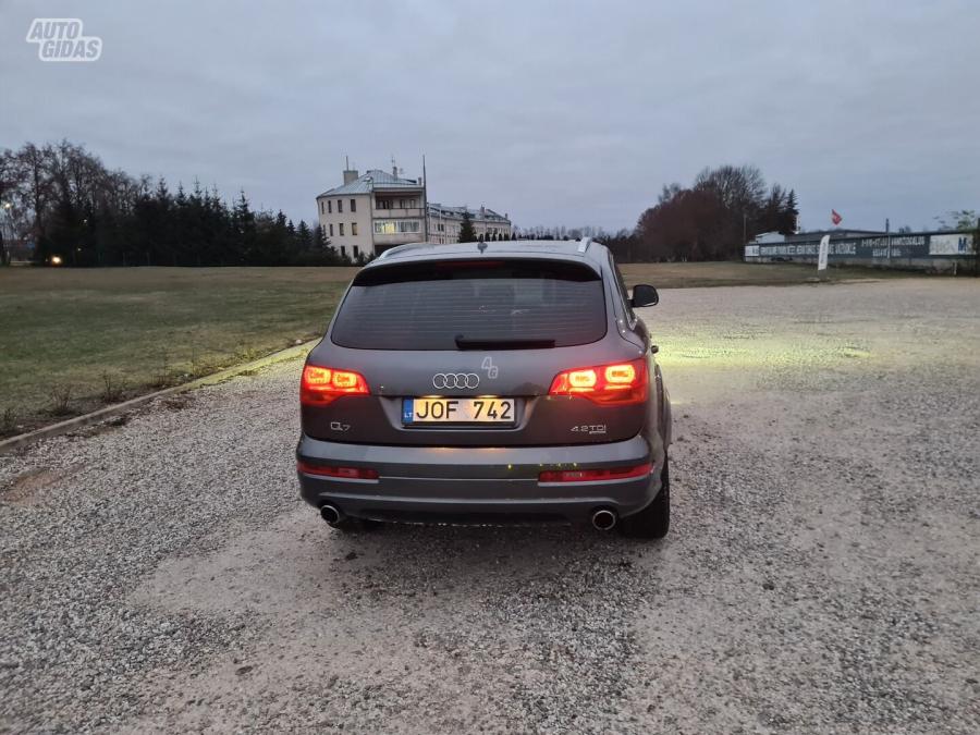 Grey Audi Q7 2008 in Kaunas, with an engine capacity of 4.10 L and mileage of 500 thousand km for 4450 €, photo 15 on AUTOMOTO.COM.LV