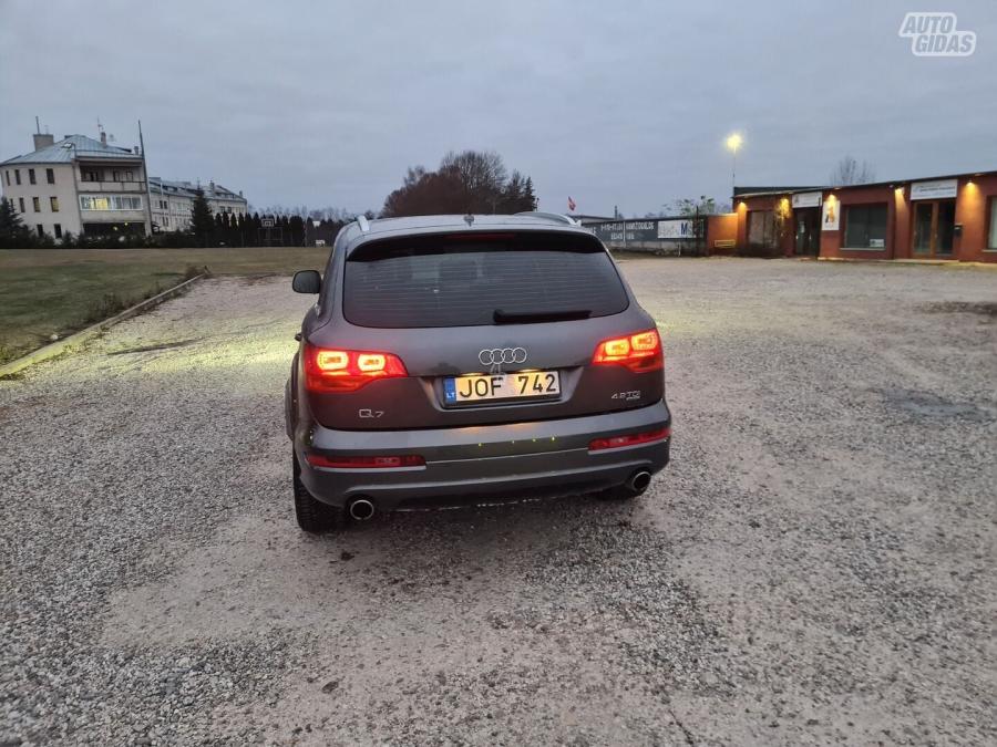 Grey Audi Q7 2008 in Kaunas, with an engine capacity of 4.10 L and mileage of 500 thousand km for 4450 €, photo 16 on AUTOMOTO.COM.LV