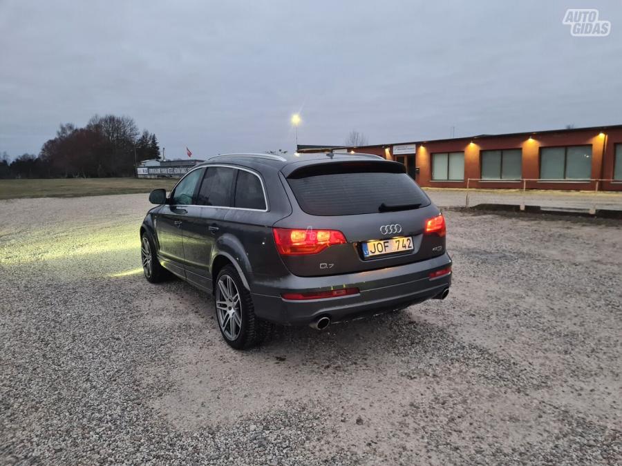 Grey Audi Q7 2008 in Kaunas, with an engine capacity of 4.10 L and mileage of 500 thousand km for 4450 €, photo 17 on AUTOMOTO.COM.LV
