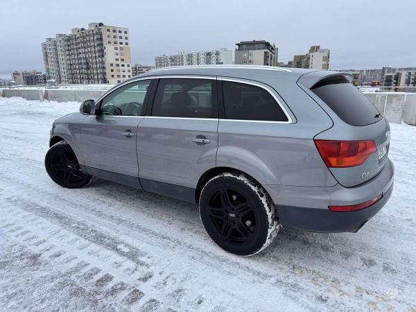 Grey Audi Q7 2008 in Vilnius, with an engine capacity of 2.97 L and mileage of 340 thousand km for 5850 €, photo 4 on AUTOMOTO.COM.LV
