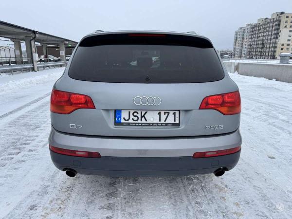 Grey Audi Q7 2008 in Vilnius, with an engine capacity of 2.97 L and mileage of 340 thousand km for 5850 €, photo 6 on AUTOMOTO.COM.LV