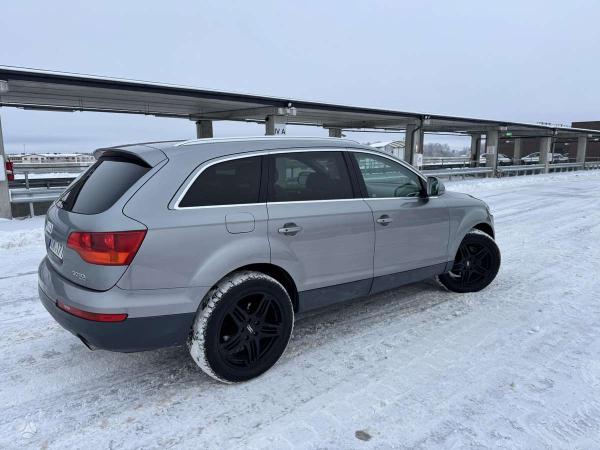 Grey Audi Q7 2008 in Vilnius, with an engine capacity of 2.97 L and mileage of 340 thousand km for 5850 €, photo 9 on AUTOMOTO.COM.LV