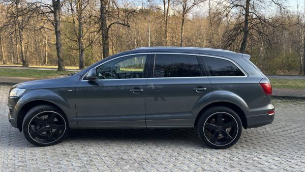 Pelēks Audi Q7 2008 Viļņa, ar dzinēja tilpumu 3.00 L un nobraukumu 335 tūkst. km par 7590 €, foto 3 vietnē AUTOMOTO.COM.LV