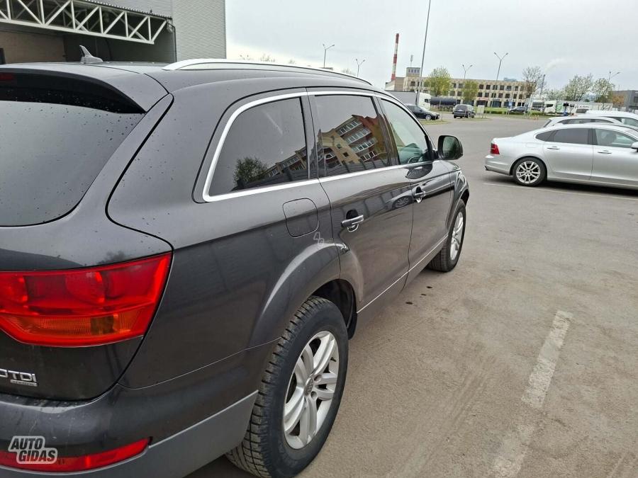 Grey Audi Q7 2008 in Klaipeda, with an engine capacity of 3.00 L and mileage of 295 thousand km for 6500 €, photo 5 on AUTOMOTO.COM.LV