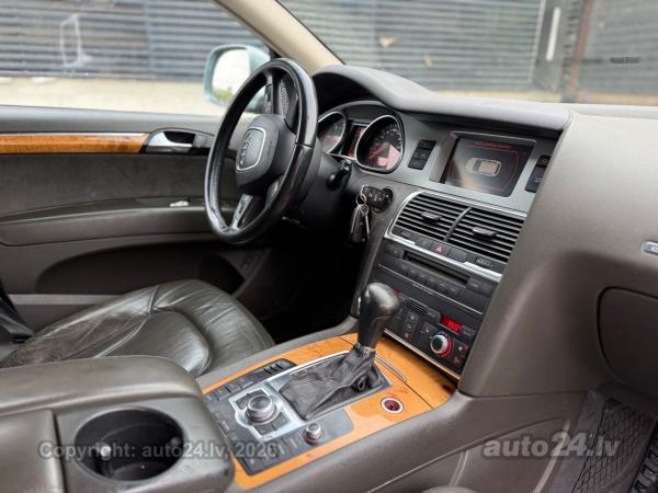 Grey Audi Q7 2008 in Tallinn, with an engine capacity of 4.10 L and mileage of 348 thousand km for 3500 €, photo 8 on AUTOMOTO.COM.LV