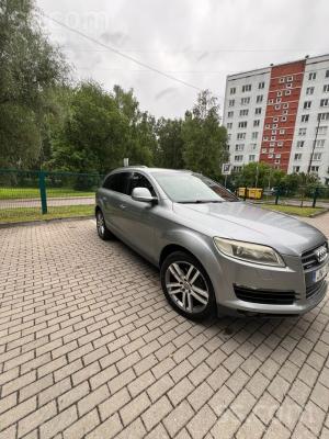 Pelēks Audi Q7 2008 Rīga, ar dzinēja tilpumu 3.00 L un nobraukumu 381 tūkst. km par 7500 €, foto  vietnē AUTOMOTO.COM.LV