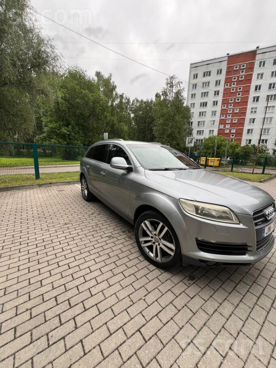 Pelēks Audi Q7 2008 Rīga, ar dzinēja tilpumu 3.00 L un nobraukumu 381 tūkst. km par 7500 €, foto 1 vietnē AUTOMOTO.COM.LV