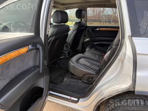 Pelēks Audi Q7 2008 Cēsis, ar dzinēja tilpumu 3.00 L un nobraukumu 376 tūkst. km par 5590 €, foto 3 vietnē AUTOMOTO.COM.LV