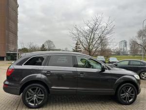 Grey Audi Q7 2008 in Riga, with an engine capacity of 3.00 L and mileage of 268 thousand km for 5990 €, photo 5 on AUTOMOTO.COM.LV