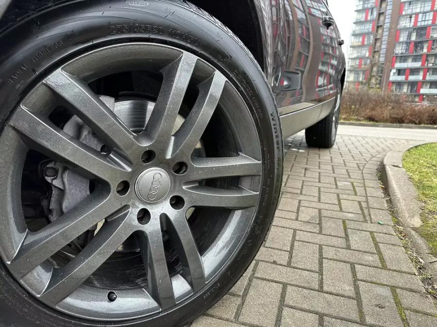 Grey Audi Q7 2008 in Riga, with an engine capacity of 3.00 L and mileage of 268 thousand km for 5990 €, photo 6 on AUTOMOTO.COM.LV