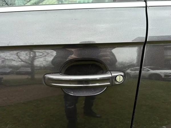 Grey Audi Q7 2008 in Riga, with an engine capacity of 3.00 L and mileage of 268 thousand km for 5990 €, photo 6 on AUTOMOTO.COM.LV