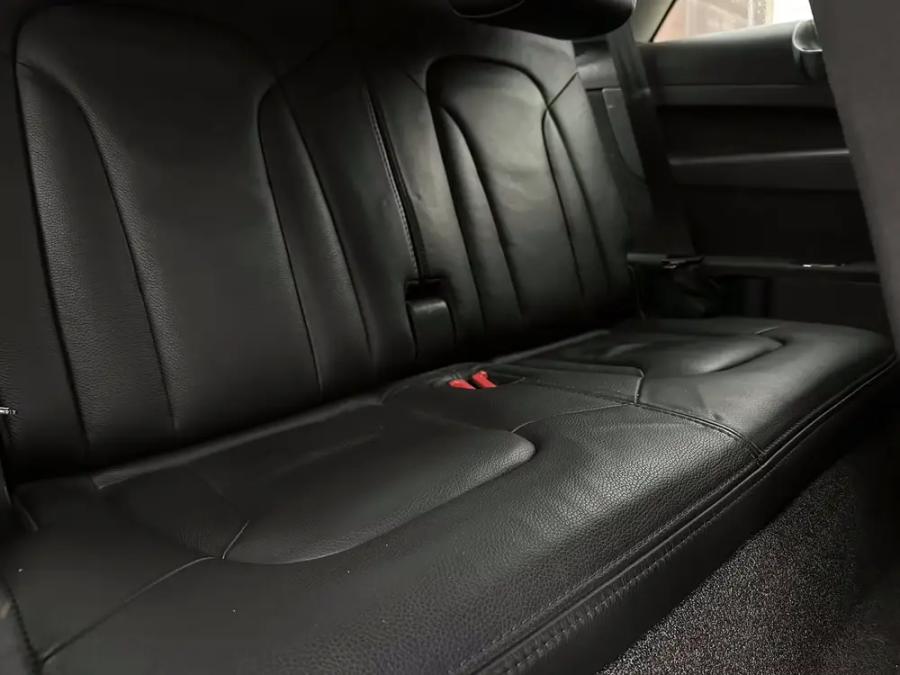 Grey Audi Q7 2008 in Riga, with an engine capacity of 3.00 L and mileage of 268 thousand km for 5990 €, photo 19 on AUTOMOTO.COM.LV
