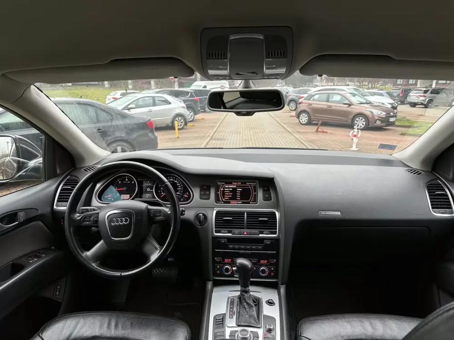Grey Audi Q7 2008 in Riga, with an engine capacity of 3.00 L and mileage of 268 thousand km for 5990 €, photo 20 on AUTOMOTO.COM.LV