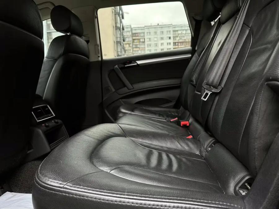 Grey Audi Q7 2008 in Riga, with an engine capacity of 3.00 L and mileage of 268 thousand km for 5990 €, photo 21 on AUTOMOTO.COM.LV