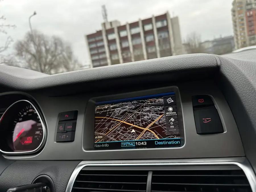 Grey Audi Q7 2008 in Riga, with an engine capacity of 3.00 L and mileage of 268 thousand km for 5990 €, photo 24 on AUTOMOTO.COM.LV