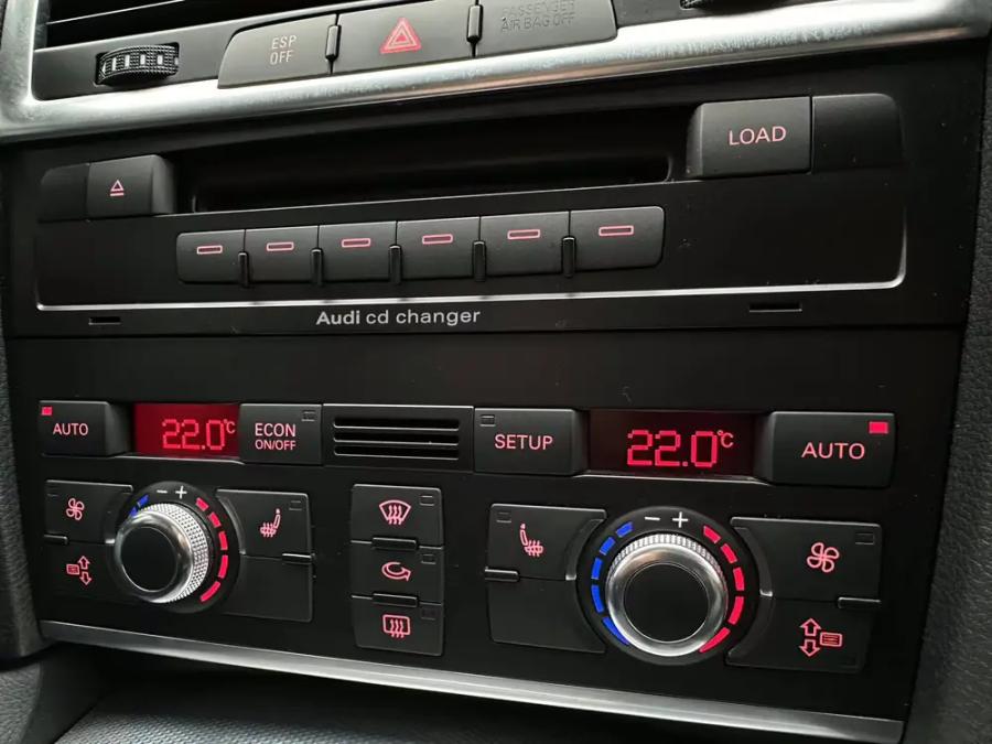Grey Audi Q7 2008 in Riga, with an engine capacity of 3.00 L and mileage of 268 thousand km for 5990 €, photo 33 on AUTOMOTO.COM.LV